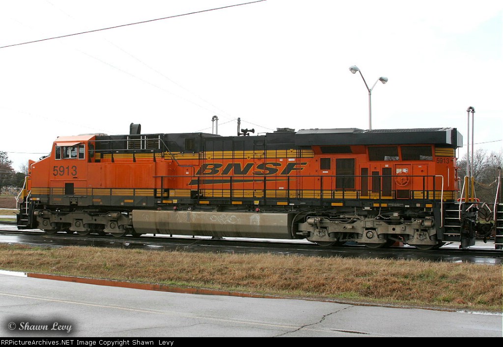 BNSF 5913